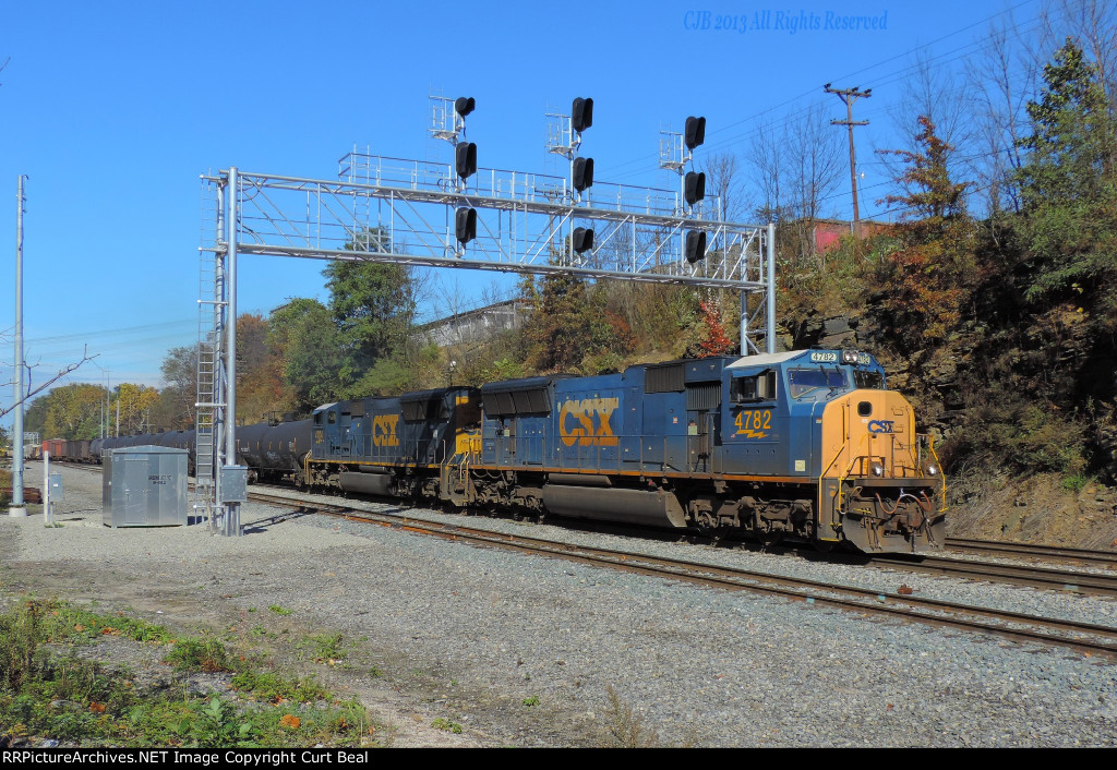 CSX 4782 and 4704